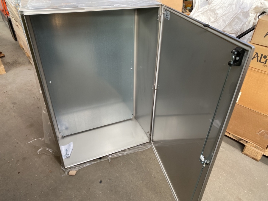 Klaravik Auktioner | Elskab / værktøjsskabe