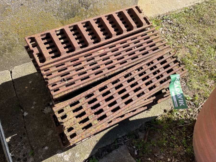 Klaravik Auktioner | Riste til dræn 16 stk