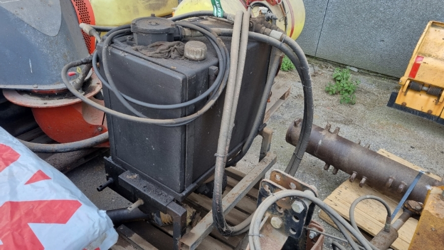 Hydraulik tank med pto