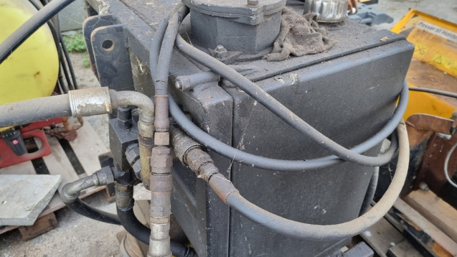 Hydraulik tank med pto