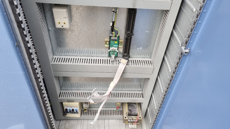 Klaravik Auktioner | El-skab