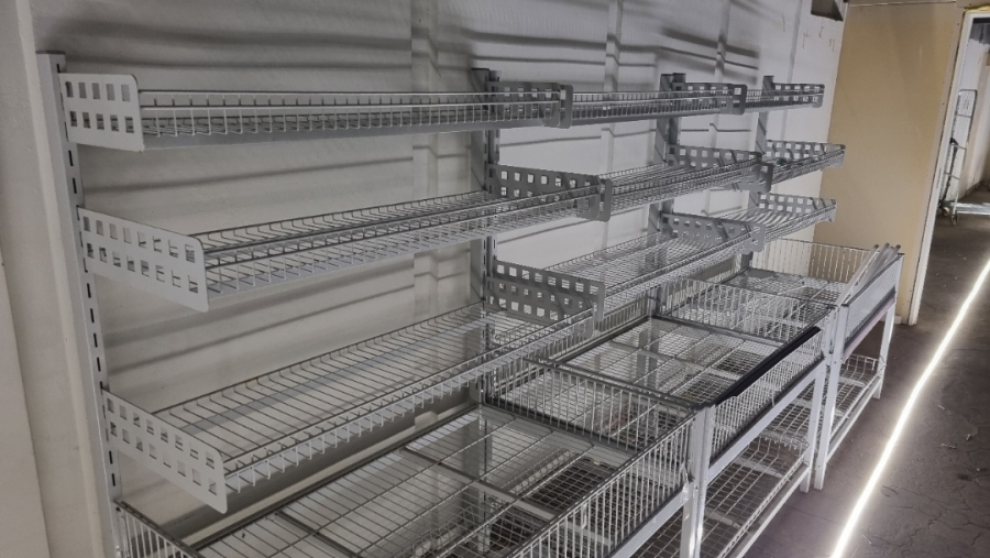 Klaravik Auktioner | Butiks inventar