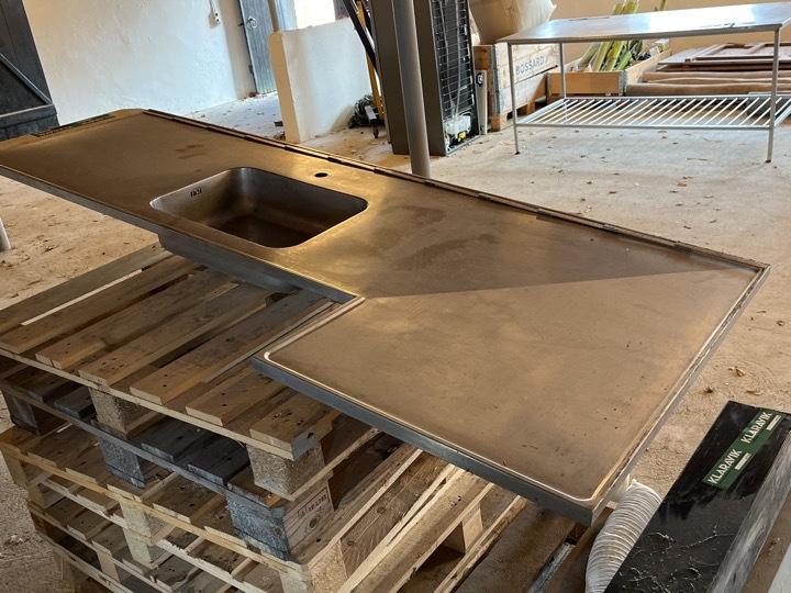 Klaravik Auktioner | Rustfrit bordplade