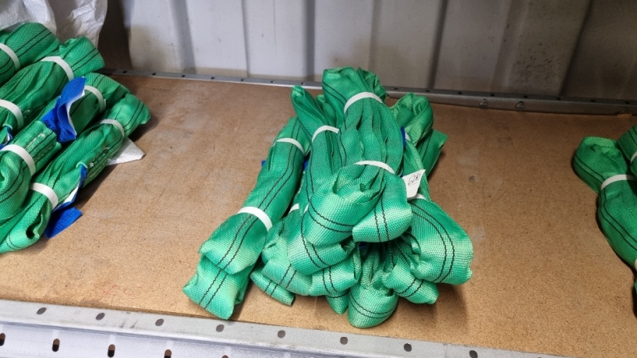 Klaravik Auktioner | Stropper nye