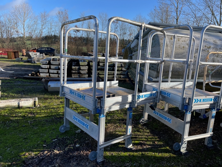 Klaravik Auktioner | Stige med platform