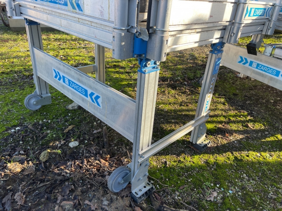 Klaravik Auktioner | Stige med platform