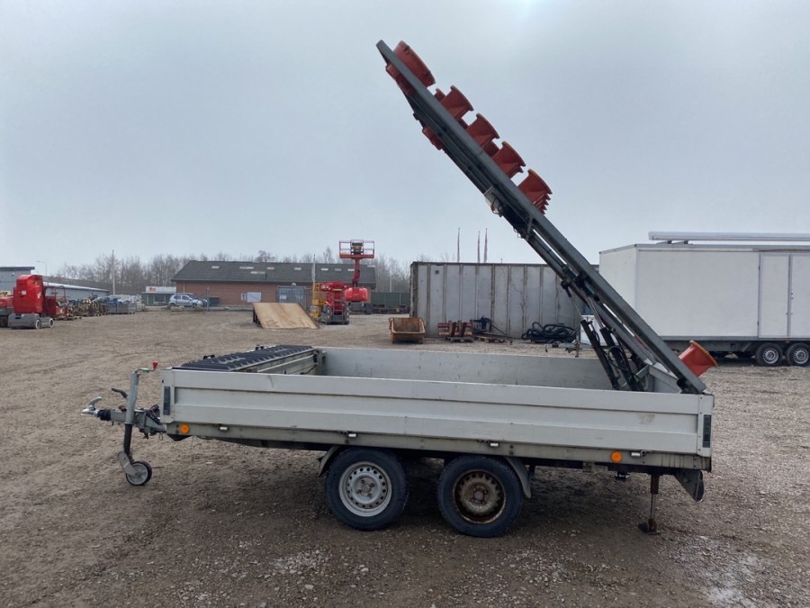 Klaravik Auktioner | Tavlevogn