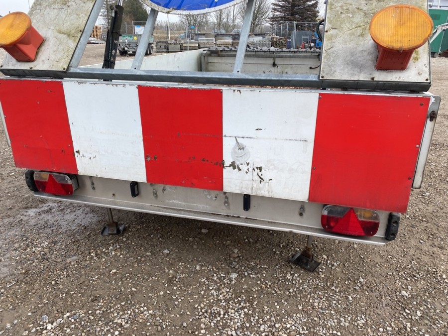 Klaravik Auktioner | Tavlevogn