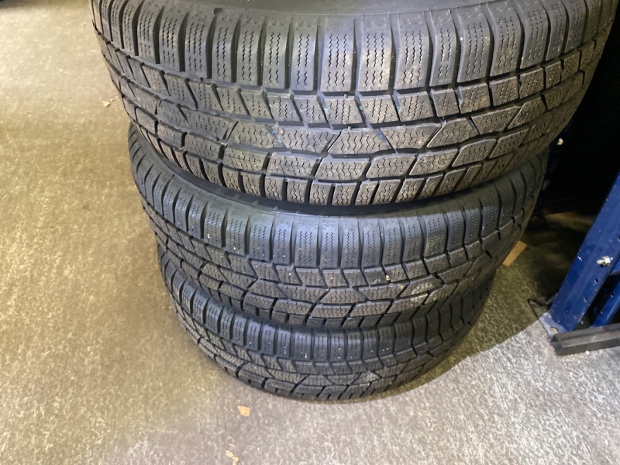 Klaravik Auktioner | 4 hjul til Ford S-Max