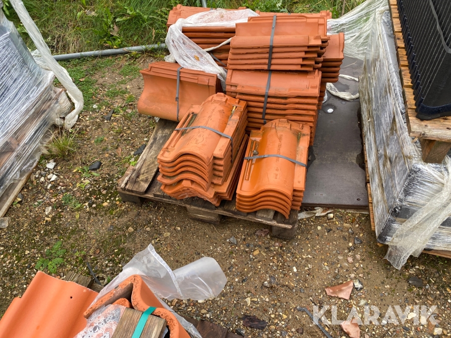 Stor lot af ubrugte tagsten, Silkeborg, Klaravik auktioner