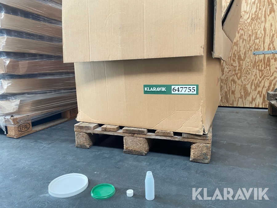 Palle med låg og flasker, Ringkøbing-Skjern, Klaravik auktio