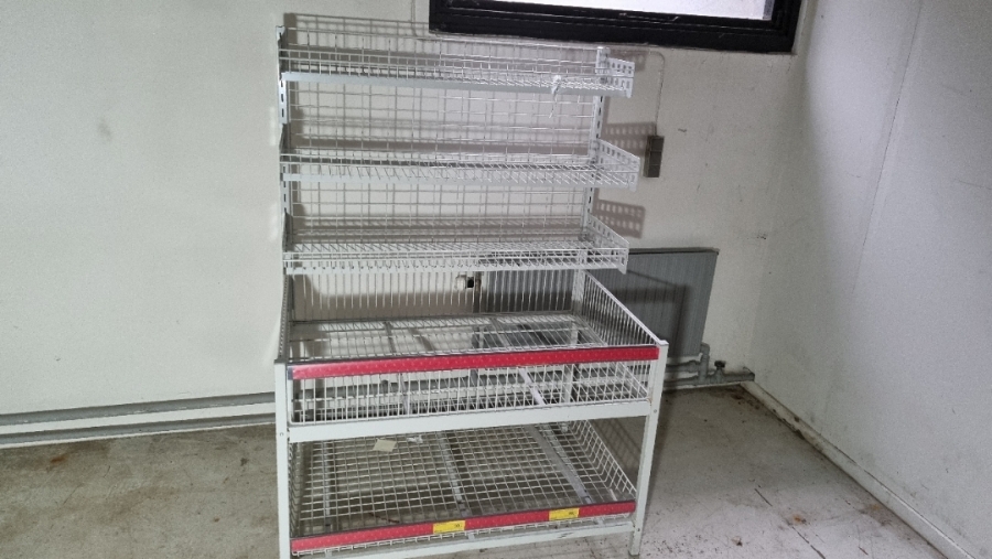 Klaravik Auktioner | Butiks inventar