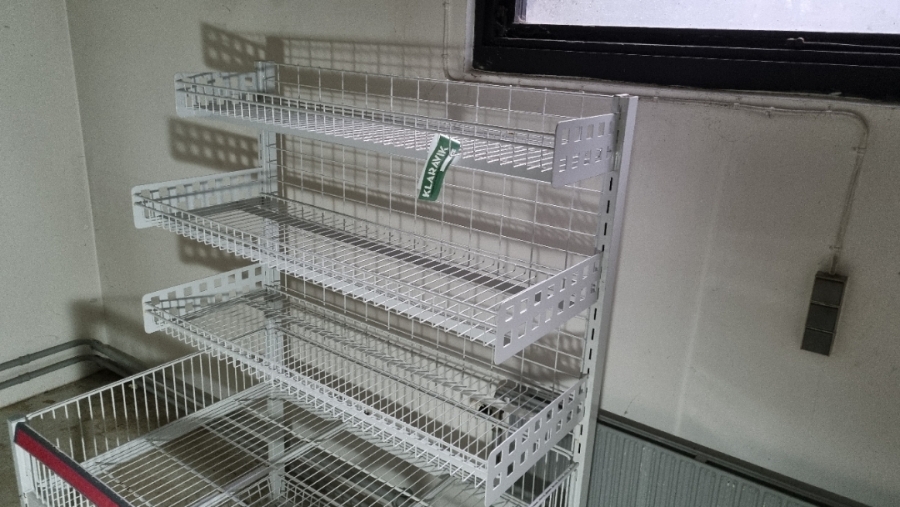 Klaravik Auktioner | Butiks inventar