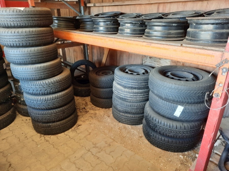 Klaravik Auktioner | Bil hjul Alu og stål