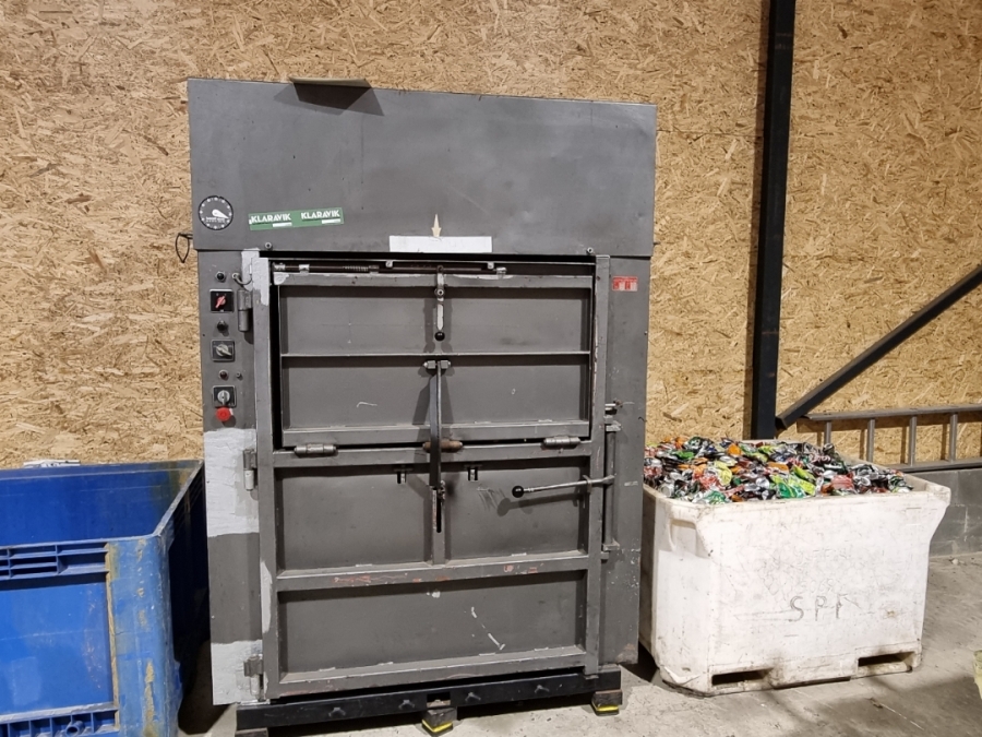 Klaravik Auktioner | Pappresser