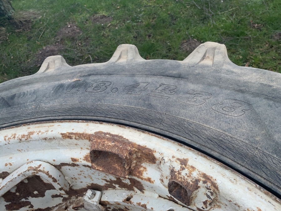 Klaravik Auktioner | Dæk på fælge