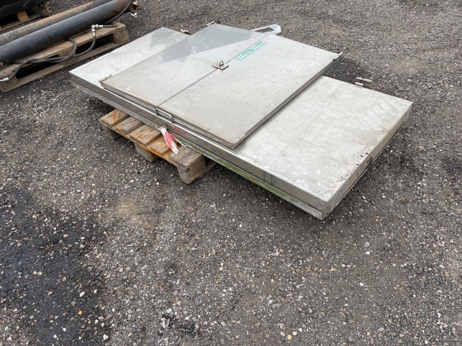 Klaravik Auktioner | Rustfri låger til container