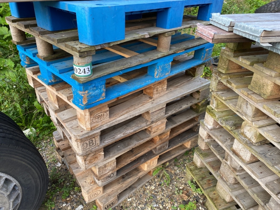 Klaravik Auktioner | Paller