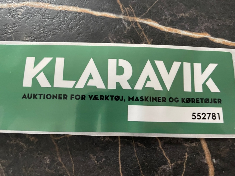 Klaravik Auktioner | Lerkakler