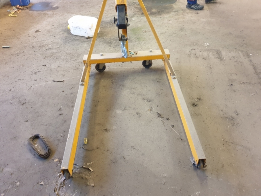 Klaravik Auktioner | Motorlift (1000 kg)