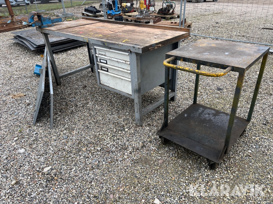 Værkstedsbord og tavler, Holbæk, Klaravik auktioner