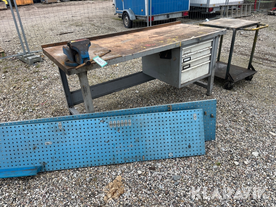 Værkstedsbord og tavler, Holbæk, Klaravik auktioner