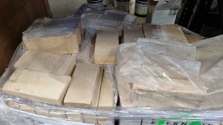 Klaravik Auktioner | Gule mursten