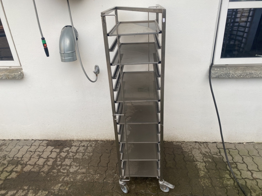 Klaravik Auktioner | Rustfri vogn med hjul