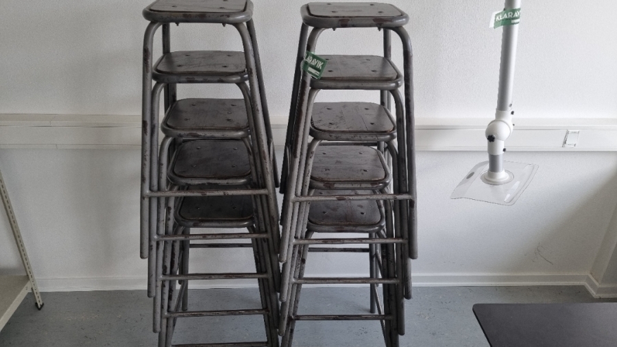 Klaravik Auktioner | Taburetter