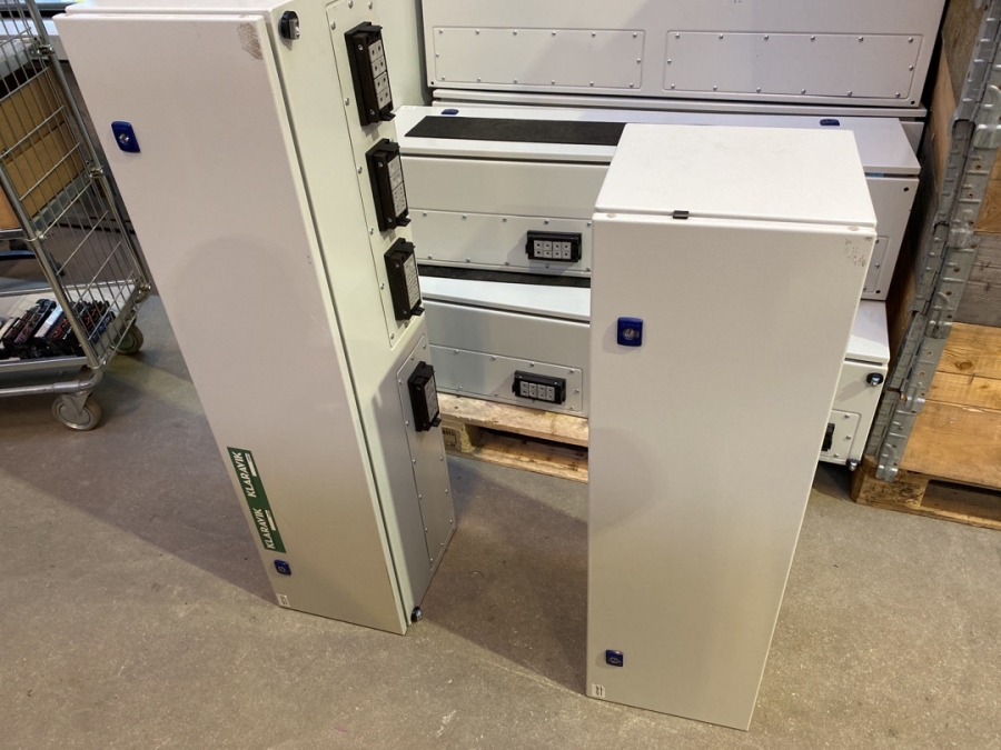 Klaravik Auktioner | Elskabe 7 stk