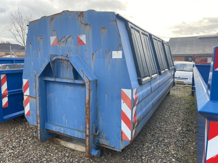 Lukket affaldscontainer