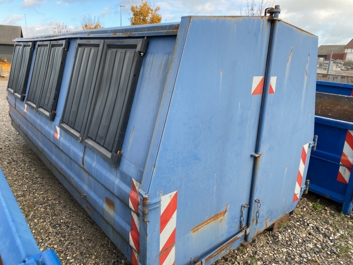 Lukket affaldscontainer