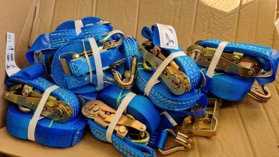 Klaravik Auktioner | Stropper nye