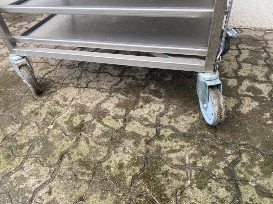 Klaravik Auktioner | Rustfri vogn med hjul