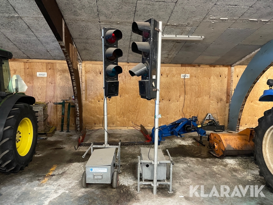 Lys signal 2 styk Nissen LZA 2500, Næstved, Klaravik auktion