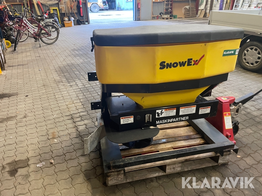 Saltspreder SnowEx Sp 1575, Vejle, Klaravik auktioner