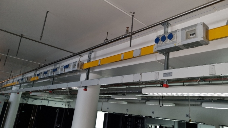 Skinne system med bokse