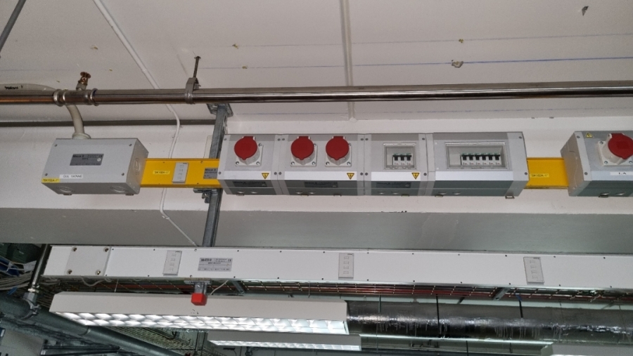 Skinne system med bokse