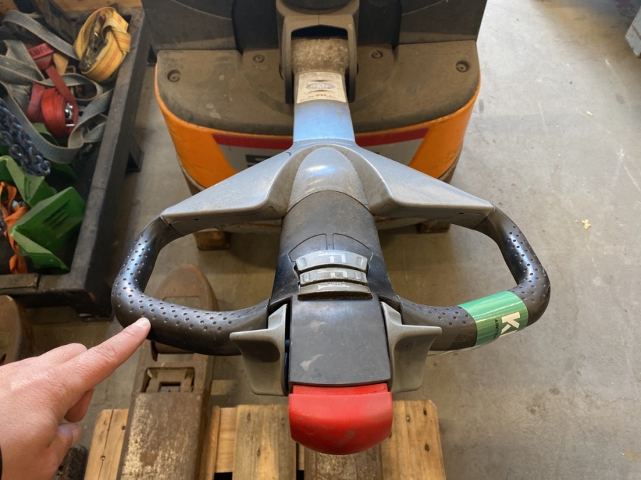 Klaravik Auktioner | El-hund